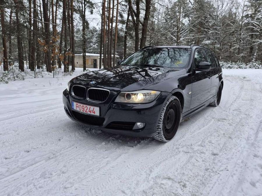 Black BMW 320 2010 in Kaunas, with an engine capacity of 2.00 L and mileage of 270 thousand km for 3950 €, photo 1 on AUTOMOTO.COM.LV