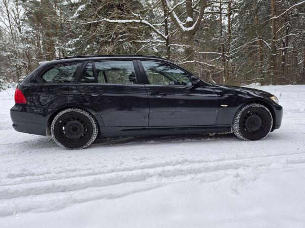 Black BMW 320 2010 in Kaunas, with an engine capacity of 2.00 L and mileage of 270 thousand km for 3950 €, photo 8 on AUTOMOTO.COM.LV