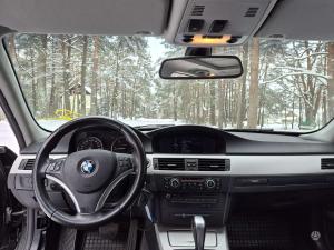 Black BMW 320 2010 in Kaunas, with an engine capacity of 2.00 L and mileage of 270 thousand km for 3950 €, photo 19 on AUTOMOTO.COM.LV
