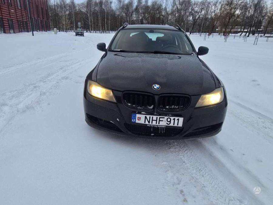 Black BMW 320 2010 in Vilkaviskis, with an engine capacity of 2.00 L and mileage of 400 thousand km for 2550 €, photo 2 on AUTOMOTO.COM.LV