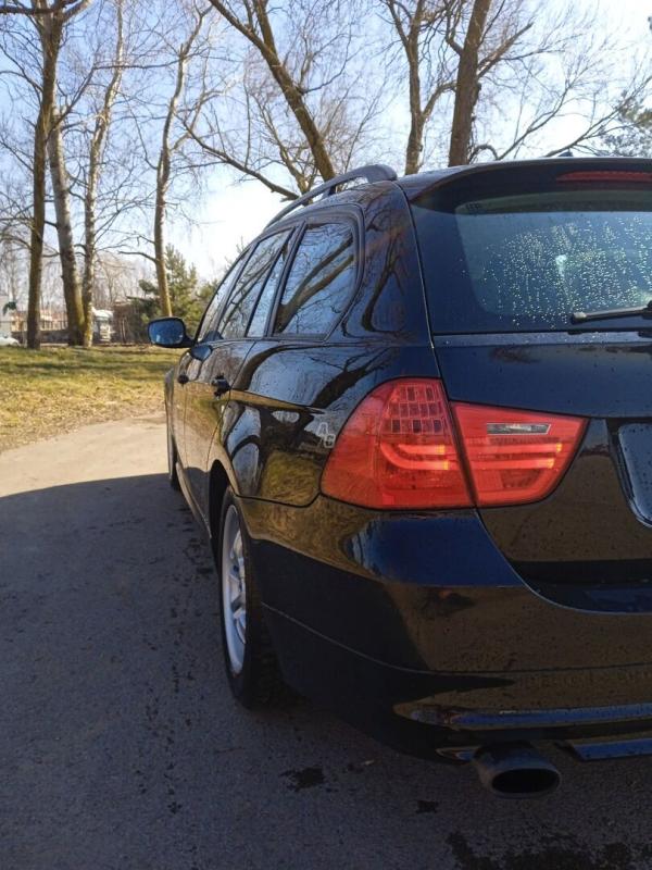Melns BMW 320 2010 Marijampole, ar dzinēja tilpumu 2.00 L un nobraukumu 252 tūkst. km par 4700 €, foto 10 vietnē AUTOMOTO.COM.LV