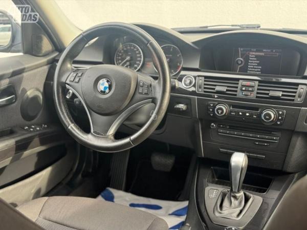 Black BMW 320 2010 in Plunge, with an engine capacity of 2.00 L and mileage of 334 thousand km for 4400 €, photo 7 on AUTOMOTO.COM.LV