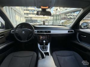 Melns BMW 320 2010 Viļņa, ar dzinēja tilpumu 2.00 L un nobraukumu 281 tūkst. km par 4200 €, foto 9 vietnē AUTOMOTO.COM.LV