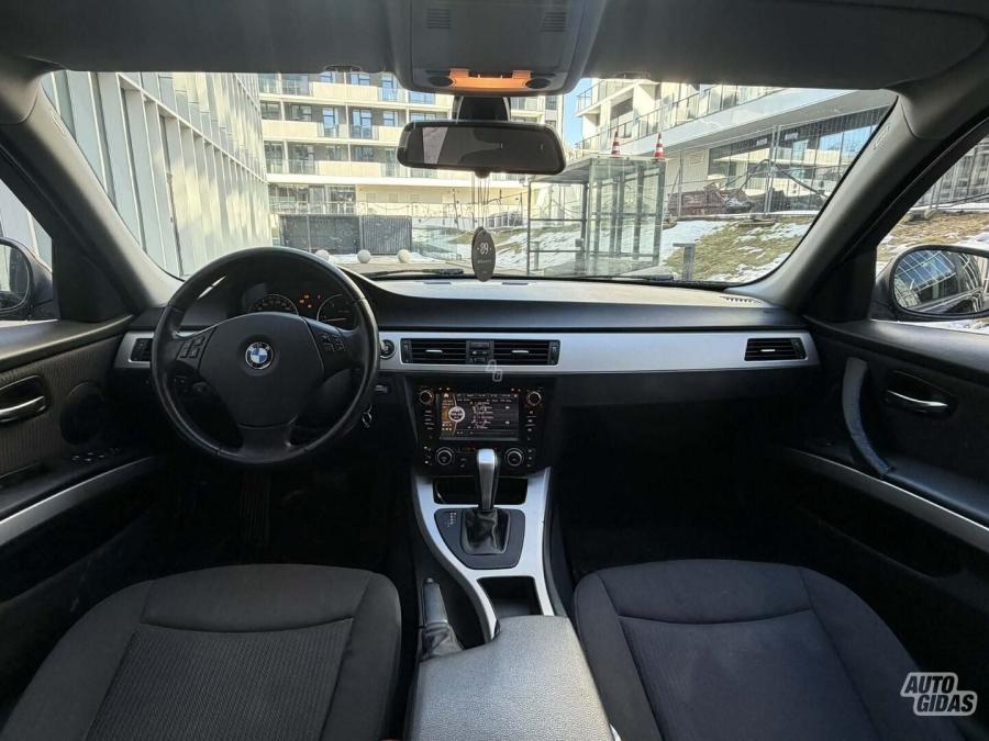 Melns BMW 320 2010 Viļņa, ar dzinēja tilpumu 2.00 L un nobraukumu 281 tūkst. km par 4200 €, foto 9 vietnē AUTOMOTO.COM.LV