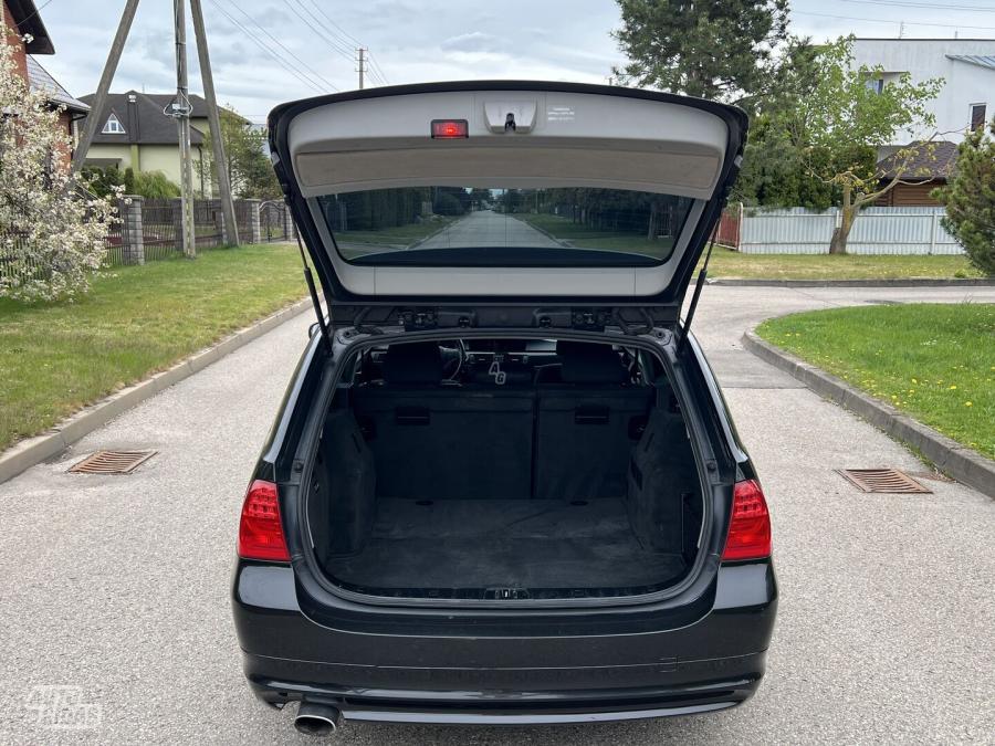 Black BMW 320 2010 in Kedainiai, with an engine capacity of 2.00 L and mileage of 259 thousand km for 4750 €, photo 12 on AUTOMOTO.COM.LV