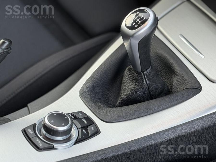 Melns BMW 320 2010 Rīga, ar dzinēja tilpumu 2.00 L un nobraukumu 258 tūkst. km par 5650 €, foto 24 vietnē AUTOMOTO.COM.LV