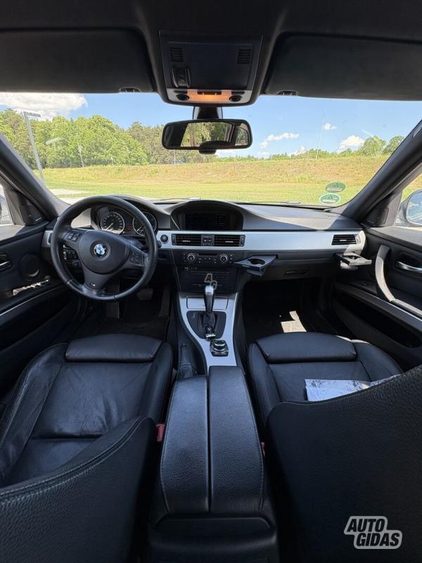 Melns BMW 320 2010 Jurbarkas, ar dzinēja tilpumu 2.00 L un nobraukumu 318 tūkst. km par 5100 €, foto 4 vietnē AUTOMOTO.COM.LV