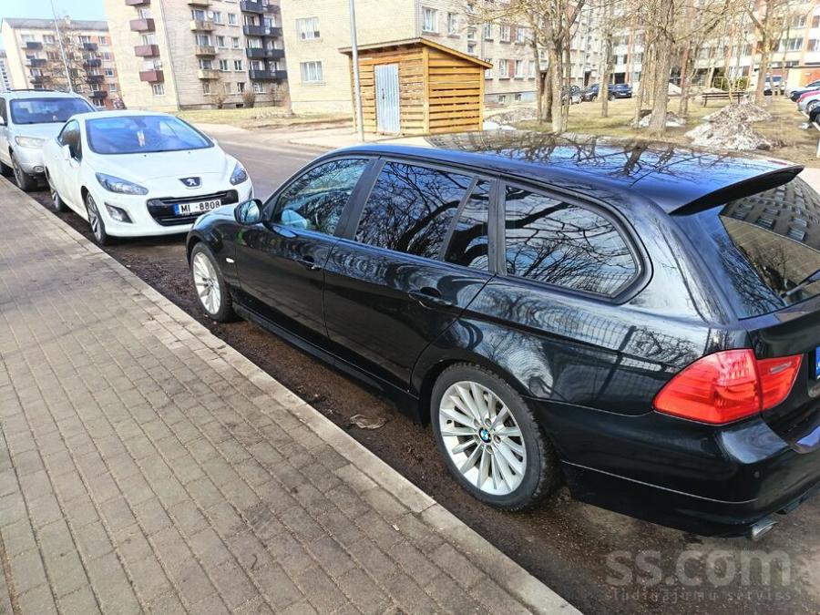 Melns BMW 320 2010 Rēzekne, ar dzinēja tilpumu 2.00 L un nobraukumu 368 tūkst. km par 3250 €, foto 4 vietnē AUTOMOTO.COM.LV