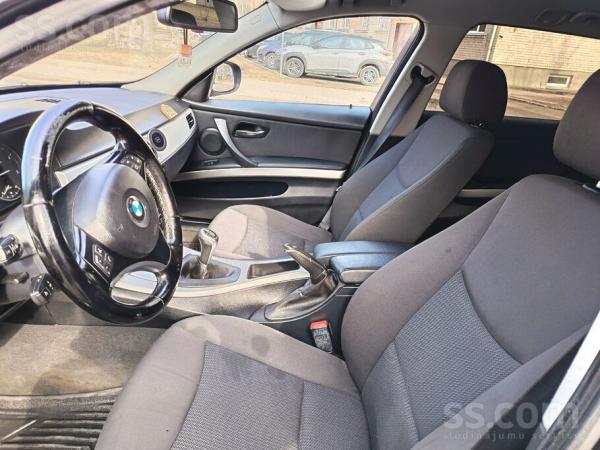Melns BMW 320 2010 Rēzekne, ar dzinēja tilpumu 2.00 L un nobraukumu 368 tūkst. km par 3250 €, foto 7 vietnē AUTOMOTO.COM.LV