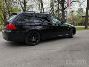 Black BMW 320 2010 in Riga, with an engine capacity of 2.00 L and mileage of 252 thousand km for 4599 €, photo 7 on AUTOMOTO.COM.LV