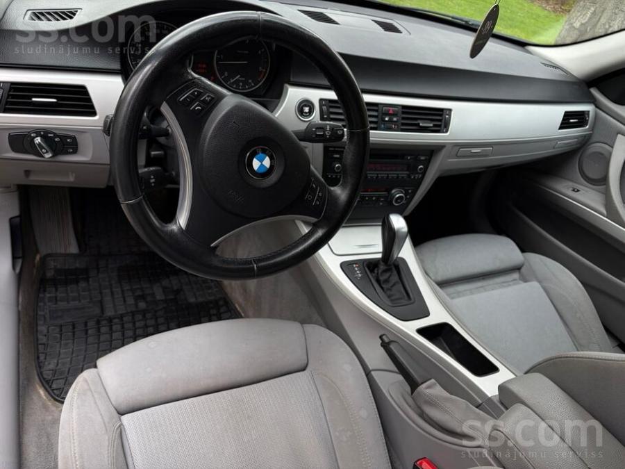 Black BMW 320 2010 in Riga, with an engine capacity of 2.00 L and mileage of 252 thousand km for 4599 €, photo 8 on AUTOMOTO.COM.LV