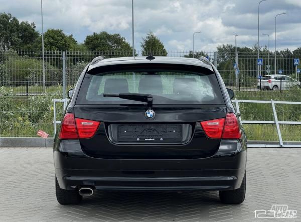 Melns BMW 320 2010 Tauragė, ar dzinēja tilpumu 2.00 L un nobraukumu 353 tūkst. km par 4200 €, foto 6 vietnē AUTOMOTO.COM.LV