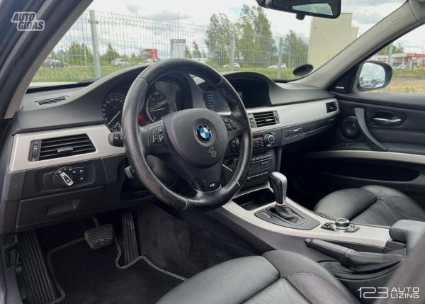 Melns BMW 320 2010 Tauragė, ar dzinēja tilpumu 2.00 L un nobraukumu 353 tūkst. km par 4200 €, foto 7 vietnē AUTOMOTO.COM.LV