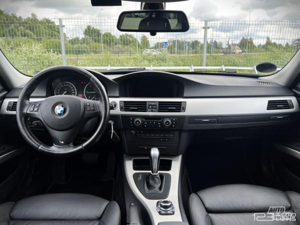 Melns BMW 320 2010 Tauragė, ar dzinēja tilpumu 2.00 L un nobraukumu 353 tūkst. km par 4200 €, foto 10 vietnē AUTOMOTO.COM.LV