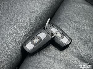 Melns BMW 320 2010 Tauragė, ar dzinēja tilpumu 2.00 L un nobraukumu 353 tūkst. km par 4200 €, foto 22 vietnē AUTOMOTO.COM.LV