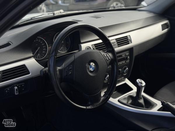 Черный БМВ 320 2010 в Авиженяй, объемом двигателя 2.00 л и пробегом 383 тыс. км за 4200 €, фото 7 на AUTOMOTO.COM.LV
