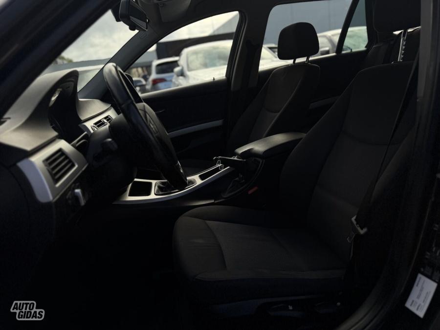 Черный БМВ 320 2010 в Авиженяй, объемом двигателя 2.00 л и пробегом 383 тыс. км за 4200 €, фото 9 на AUTOMOTO.COM.LV