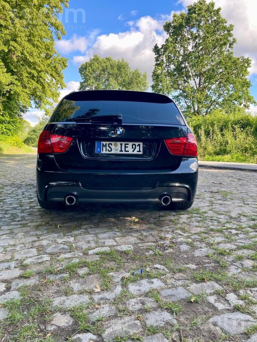 Black BMW 320 2010 in Riga, with an engine capacity of 2.00 L and mileage of 300 thousand km for 5350 €, photo 5 on AUTOMOTO.COM.LV