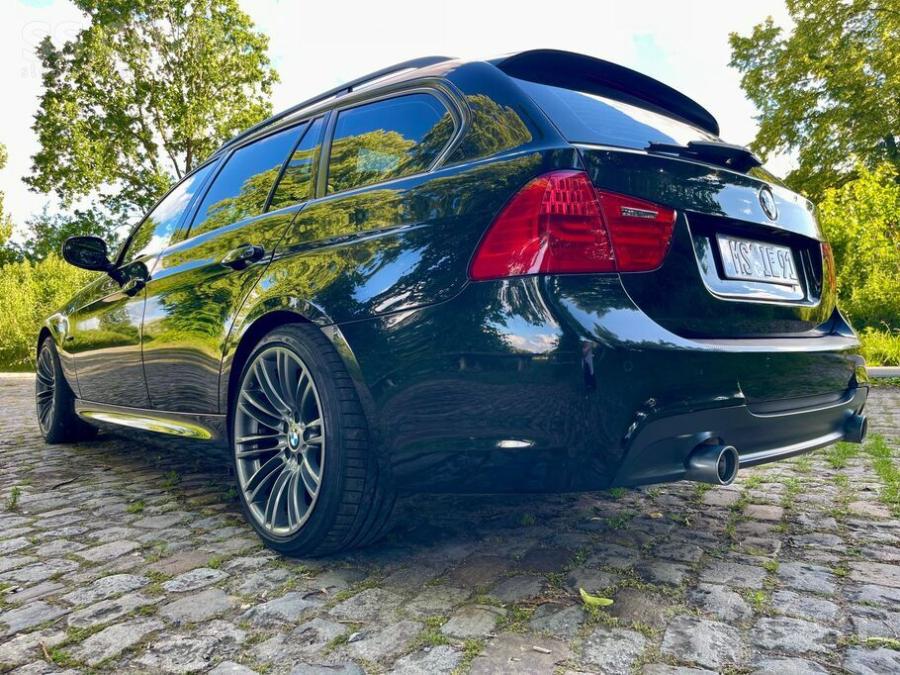 Black BMW 320 2010 in Riga, with an engine capacity of 2.00 L and mileage of 300 thousand km for 5350 €, photo 6 on AUTOMOTO.COM.LV