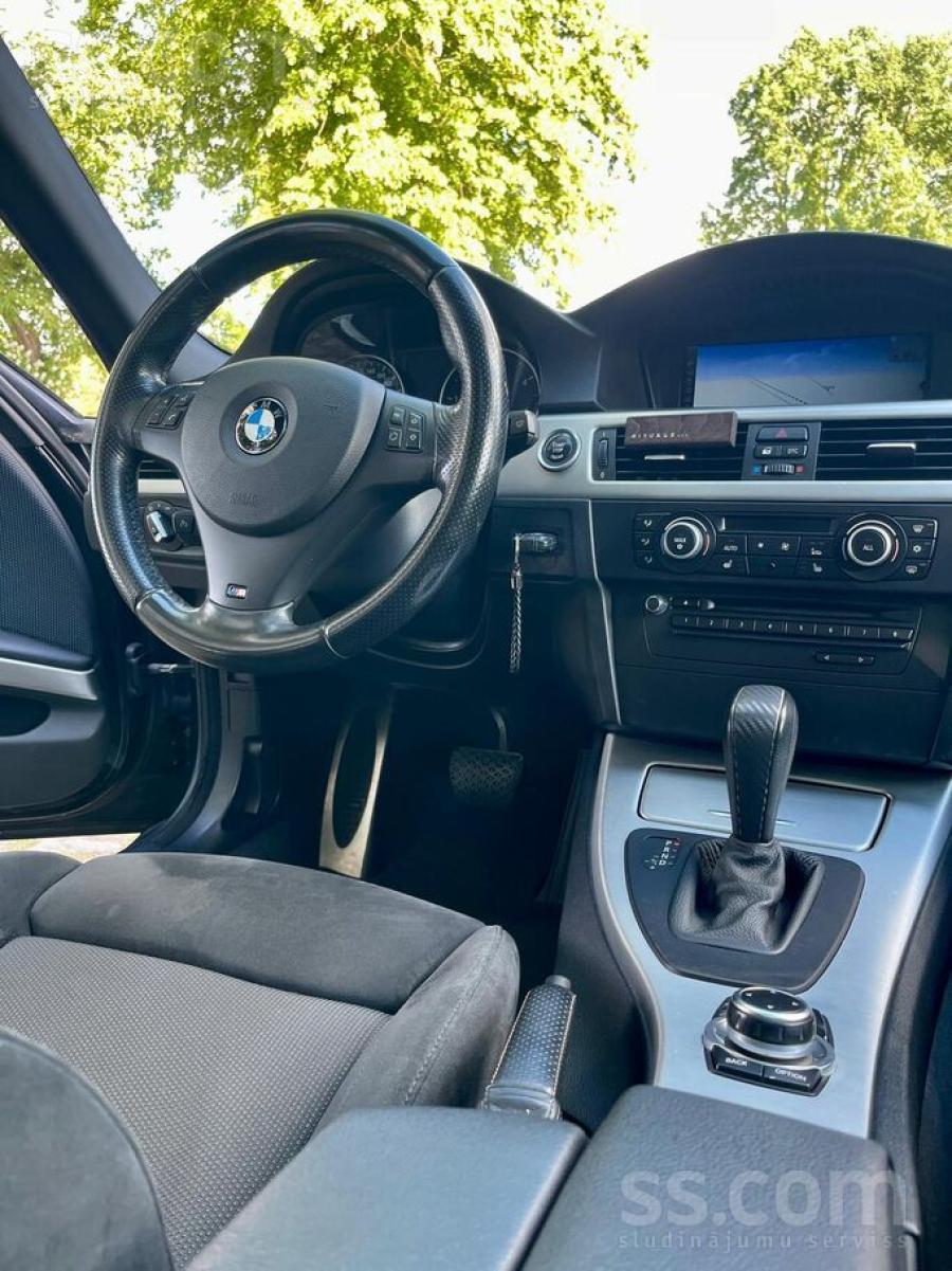 Black BMW 320 2010 in Riga, with an engine capacity of 2.00 L and mileage of 300 thousand km for 5350 €, photo 7 on AUTOMOTO.COM.LV