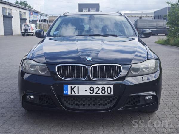 Black BMW 320 2010 in Riga, with an engine capacity of 2.00 L and mileage of 325 thousand km for 4500 €, photo 2 on AUTOMOTO.COM.LV