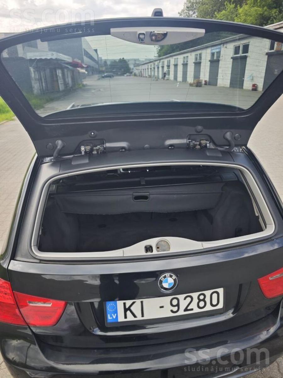 Melns BMW 320 2010 Rīga, ar dzinēja tilpumu 2.00 L un nobraukumu 325 tūkst. km par 4500 €, foto 10 vietnē AUTOMOTO.COM.LV