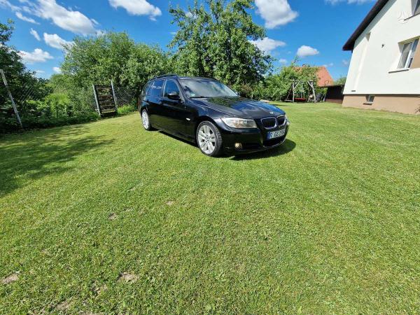Melns BMW 320 2010 Panevēža, ar dzinēja tilpumu 2.00 L un nobraukumu 280 tūkst. km par 3150 €, foto 5 vietnē AUTOMOTO.COM.LV
