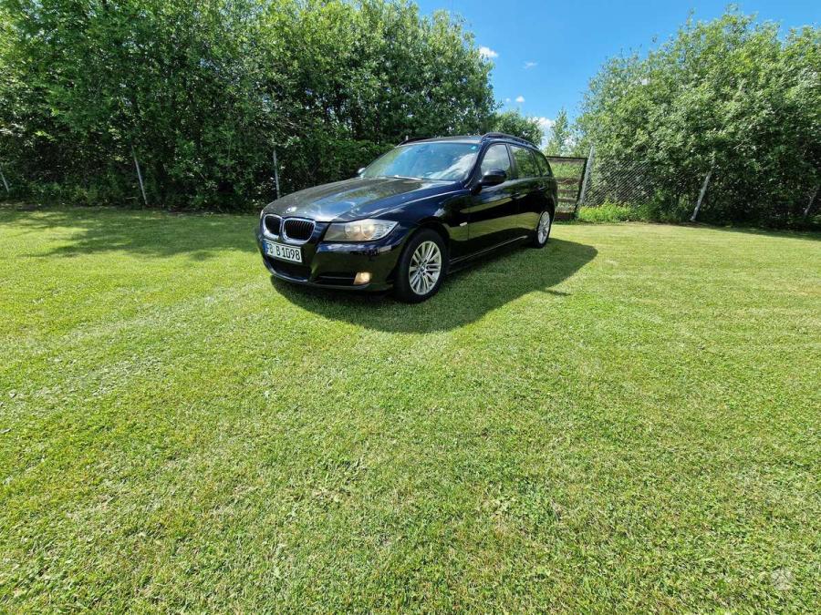 Melns BMW 320 2010 Panevēža, ar dzinēja tilpumu 2.00 L un nobraukumu 320 tūkst. km par 3150 €, foto 3 vietnē AUTOMOTO.COM.LV