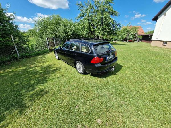 Black BMW 320 2010 in Panevezys, with an engine capacity of 2.00 L and mileage of 320 thousand km for 3150 €, photo 5 on AUTOMOTO.COM.LV