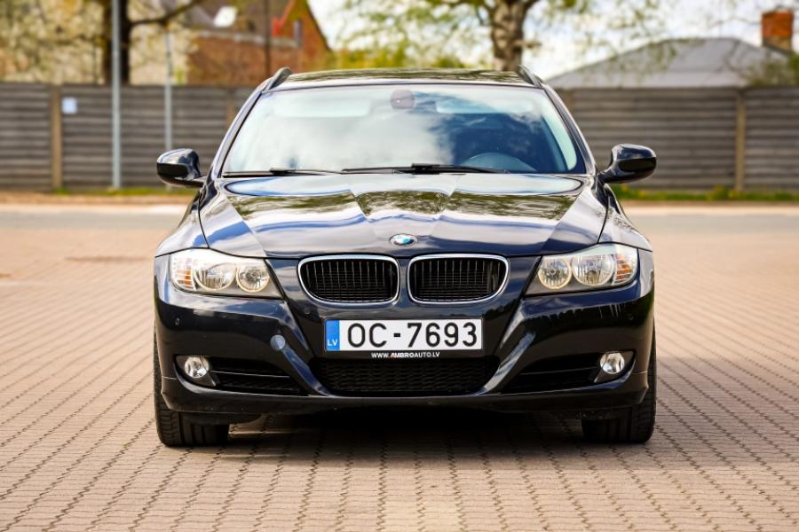 Melns BMW 320 2010 Rīga, ar dzinēja tilpumu 2.00 L un nobraukumu 180 tūkst. km par 5650 €, foto 3 vietnē AUTOMOTO.COM.LV