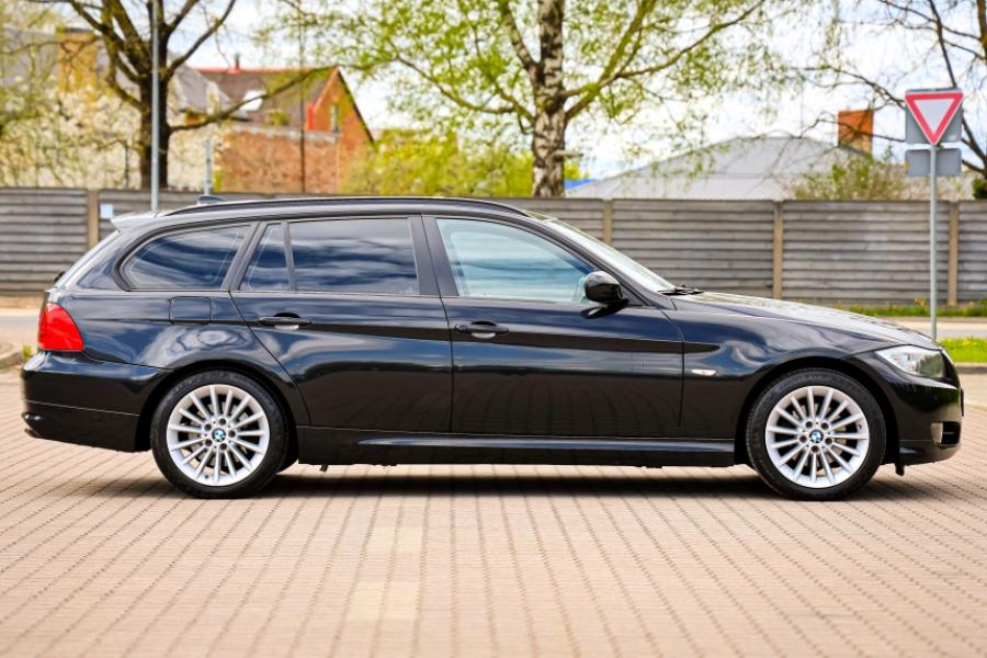 Melns BMW 320 2010 Rīga, ar dzinēja tilpumu 2.00 L un nobraukumu 180 tūkst. km par 5650 €, foto 5 vietnē AUTOMOTO.COM.LV