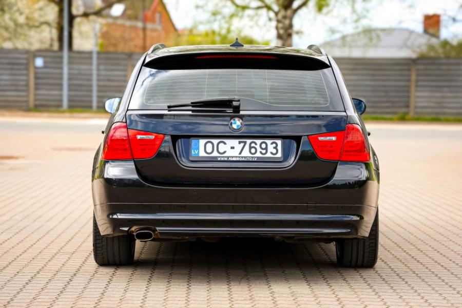 Melns BMW 320 2010 Rīga, ar dzinēja tilpumu 2.00 L un nobraukumu 180 tūkst. km par 5650 €, foto 7 vietnē AUTOMOTO.COM.LV