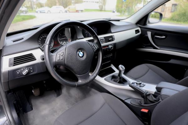 Melns BMW 320 2010 Rīga, ar dzinēja tilpumu 2.00 L un nobraukumu 180 tūkst. km par 5650 €, foto 10 vietnē AUTOMOTO.COM.LV