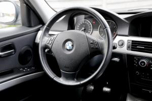 Melns BMW 320 2010 Rīga, ar dzinēja tilpumu 2.00 L un nobraukumu 180 tūkst. km par 5650 €, foto 18 vietnē AUTOMOTO.COM.LV