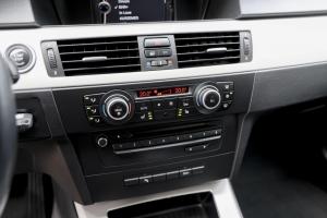 Melns BMW 320 2010 Rīga, ar dzinēja tilpumu 2.00 L un nobraukumu 180 tūkst. km par 5650 €, foto 25 vietnē AUTOMOTO.COM.LV