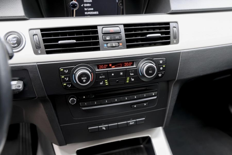 Melns BMW 320 2010 Rīga, ar dzinēja tilpumu 2.00 L un nobraukumu 180 tūkst. km par 5650 €, foto 25 vietnē AUTOMOTO.COM.LV