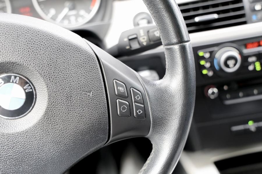 Melns BMW 320 2010 Rīga, ar dzinēja tilpumu 2.00 L un nobraukumu 180 tūkst. km par 5650 €, foto 29 vietnē AUTOMOTO.COM.LV