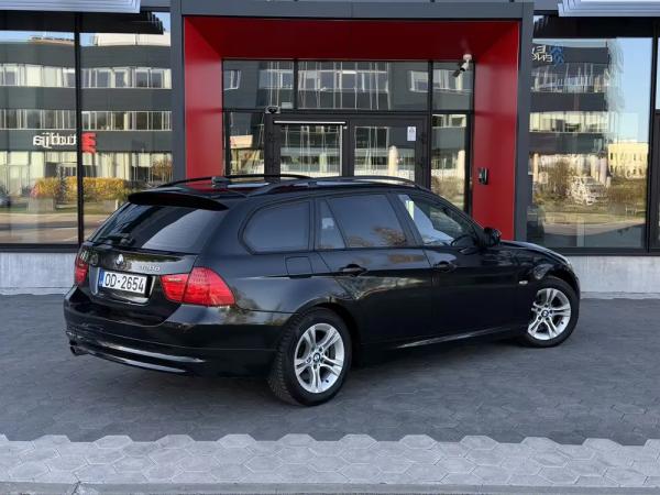 Black BMW 320 2010 in Riga, with an engine capacity of 2.00 L and mileage of 280 thousand km for 4999 €, photo 4 on AUTOMOTO.COM.LV