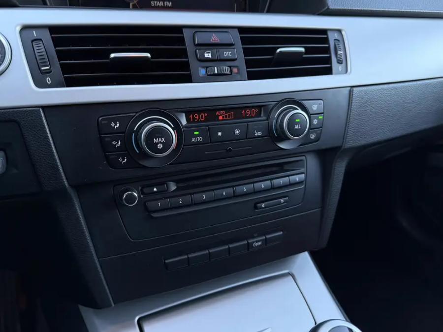 Melns BMW 320 2010 Rīga, ar dzinēja tilpumu 2.00 L un nobraukumu 280 tūkst. km par 4999 €, foto 12 vietnē AUTOMOTO.COM.LV