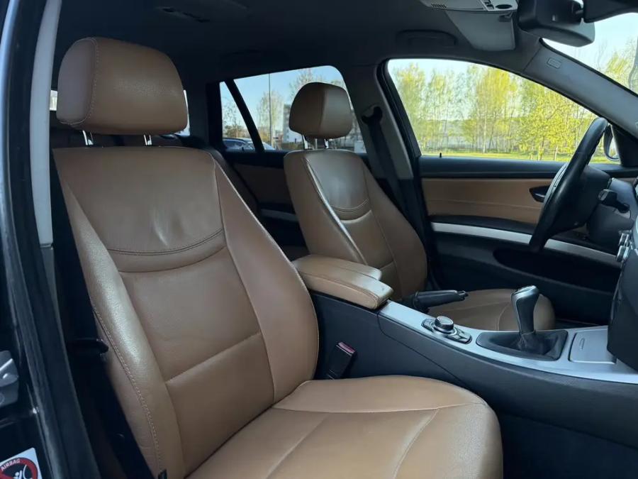Melns BMW 320 2010 Rīga, ar dzinēja tilpumu 2.00 L un nobraukumu 280 tūkst. km par 4999 €, foto 13 vietnē AUTOMOTO.COM.LV