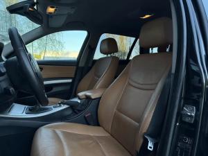 Melns BMW 320 2010 Rīga, ar dzinēja tilpumu 2.00 L un nobraukumu 280 tūkst. km par 4999 €, foto 14 vietnē AUTOMOTO.COM.LV