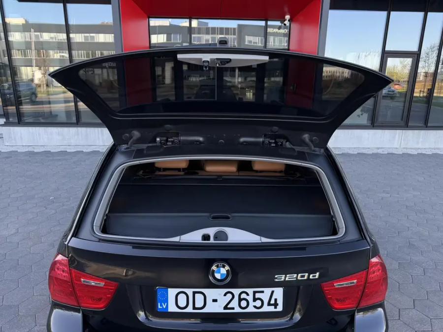 Melns BMW 320 2010 Rīga, ar dzinēja tilpumu 2.00 L un nobraukumu 280 tūkst. km par 4999 €, foto 16 vietnē AUTOMOTO.COM.LV