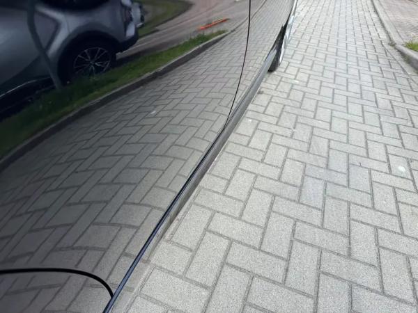 Melns BMW 320 2010 Rīga, ar dzinēja tilpumu 2.00 L un nobraukumu 298 tūkst. km par 3990 €, foto 5 vietnē AUTOMOTO.COM.LV