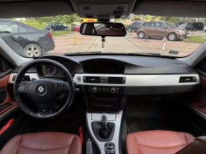 Melns BMW 320 2010 Rīga, ar dzinēja tilpumu 2.00 L un nobraukumu 298 tūkst. km par 3990 €, foto 16 vietnē AUTOMOTO.COM.LV