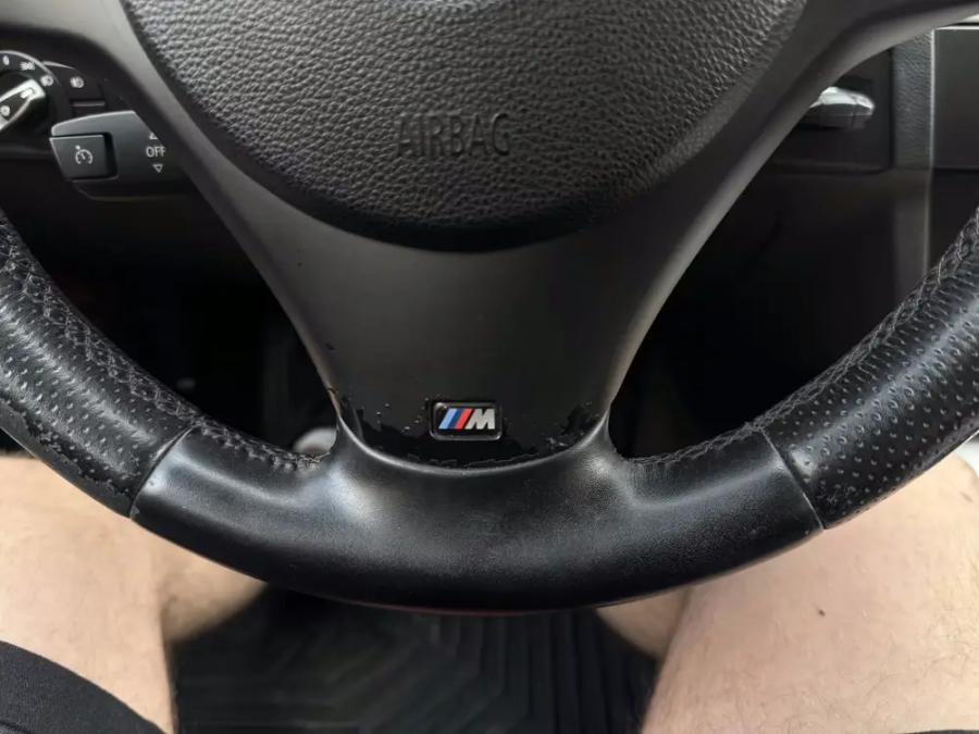 Melns BMW 320 2010 Rīga, ar dzinēja tilpumu 2.00 L un nobraukumu 298 tūkst. km par 3990 €, foto 24 vietnē AUTOMOTO.COM.LV