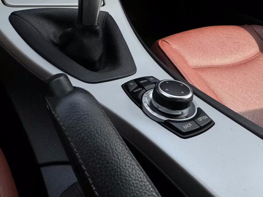 Melns BMW 320 2010 Rīga, ar dzinēja tilpumu 2.00 L un nobraukumu 298 tūkst. km par 3990 €, foto 25 vietnē AUTOMOTO.COM.LV