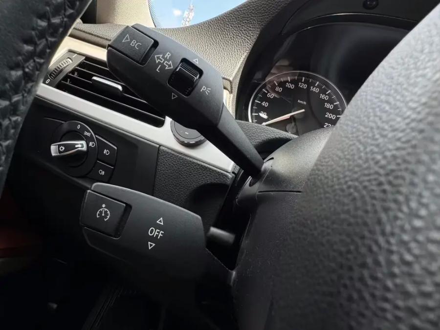 Melns BMW 320 2010 Rīga, ar dzinēja tilpumu 2.00 L un nobraukumu 298 tūkst. km par 3990 €, foto 30 vietnē AUTOMOTO.COM.LV