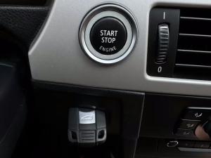 Melns BMW 320 2010 Rīga, ar dzinēja tilpumu 2.00 L un nobraukumu 298 tūkst. km par 3990 €, foto 32 vietnē AUTOMOTO.COM.LV