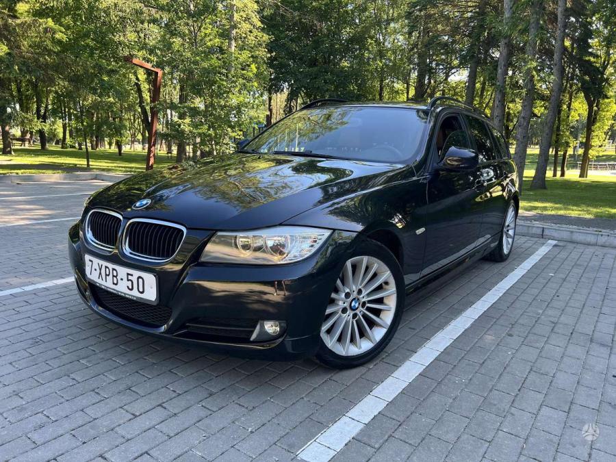 Black BMW 320 2010 in Kaunas, with an engine capacity of 2.00 L and mileage of 279 thousand km for 3950 €, photo 1 on AUTOMOTO.COM.LV