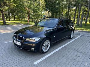 Black BMW 320 2010 in Kaunas, with an engine capacity of 2.00 L and mileage of 279 thousand km for 3950 €, photo 3 on AUTOMOTO.COM.LV